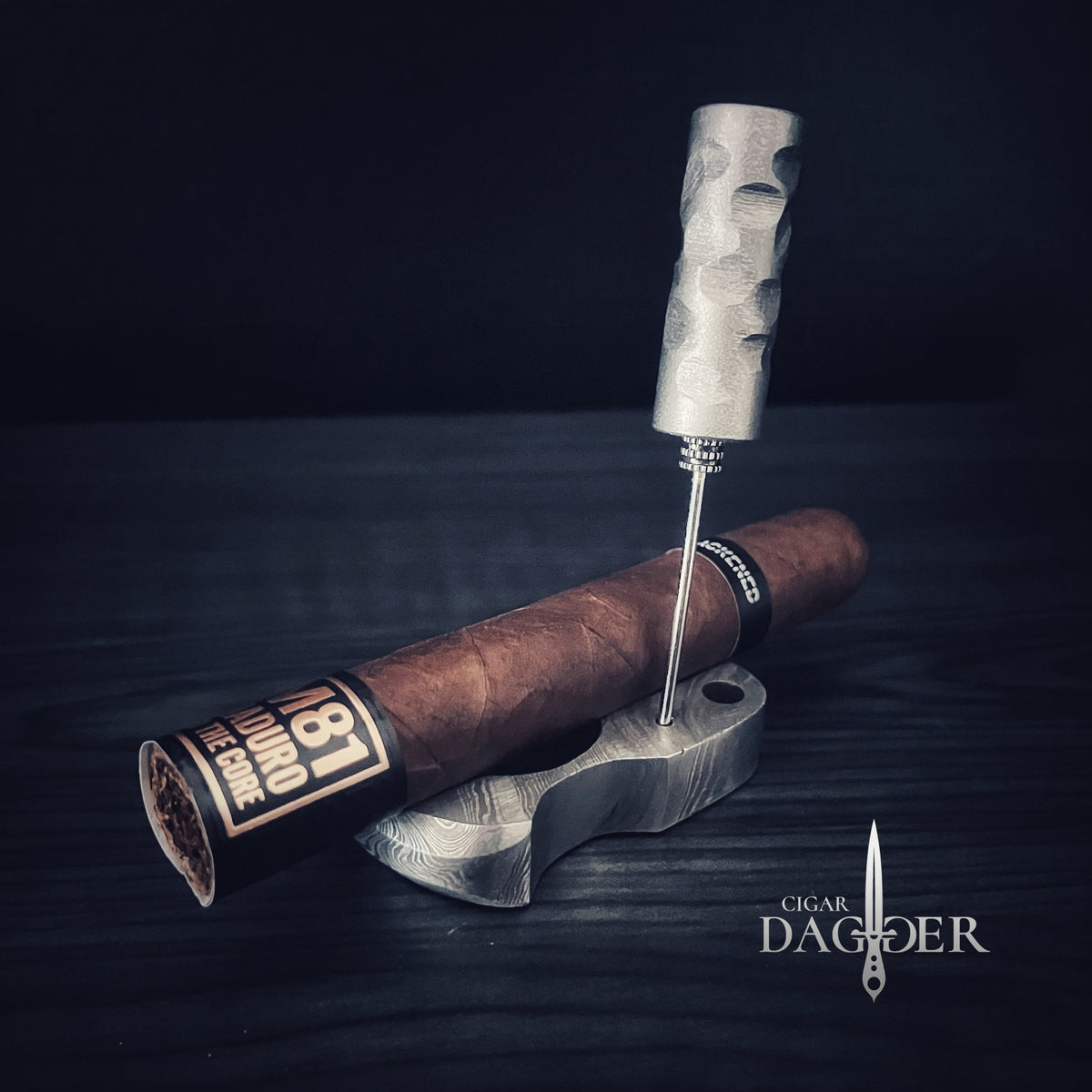 Damascus Steel EDC Cigar Rest & Knuckle – Cigar Dagger