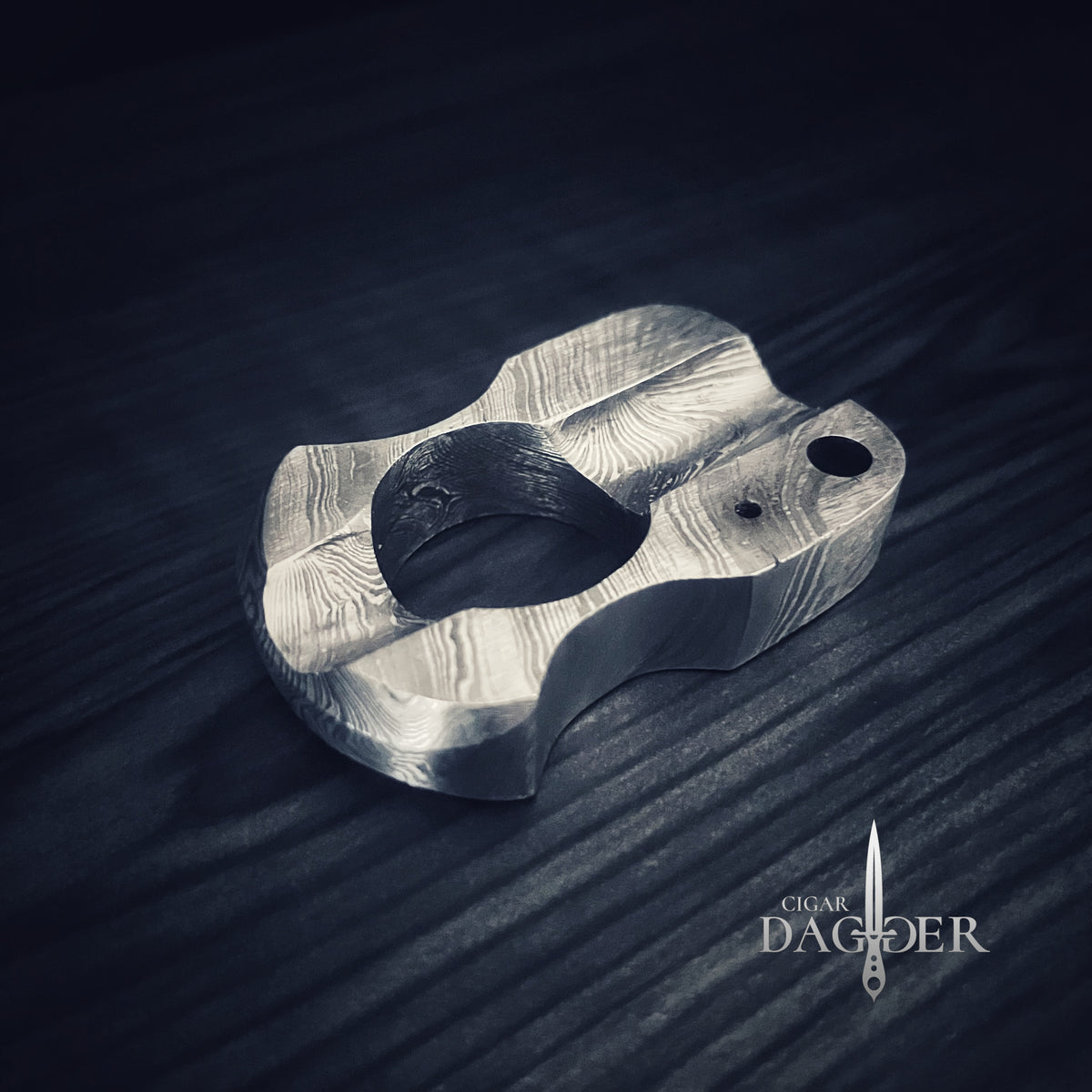 Damascus Steel EDC Cigar Rest & Knuckle – Cigar Dagger